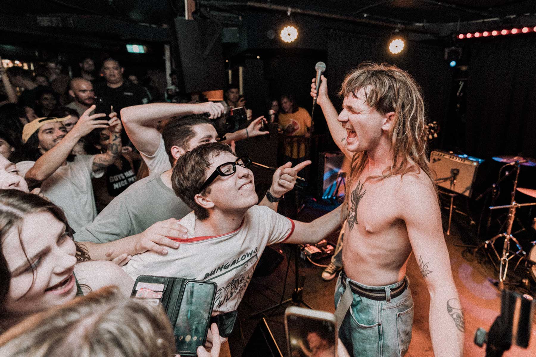 The Terrys Celebrate The Country's Return To Live Music In Epic Sailor ...